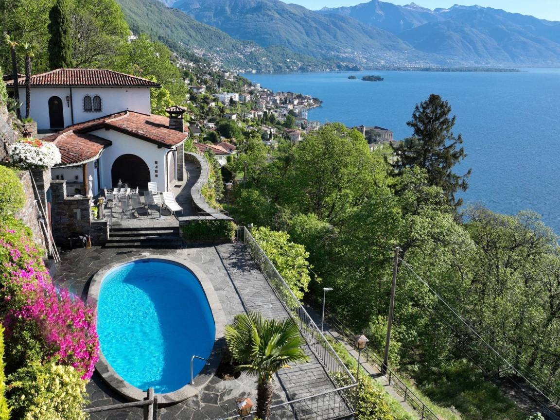 240 M² Ferienhaus ∙ 4 Schlafzimmer ∙ 6 Gäste - Cannobio