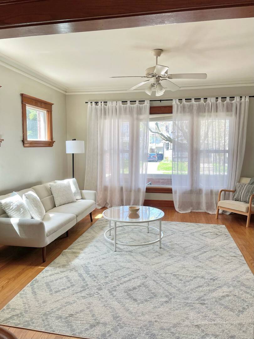 111 M² Apartment ∙ 2 Bedrooms ∙ 3 Guests - Milwaukee, WI