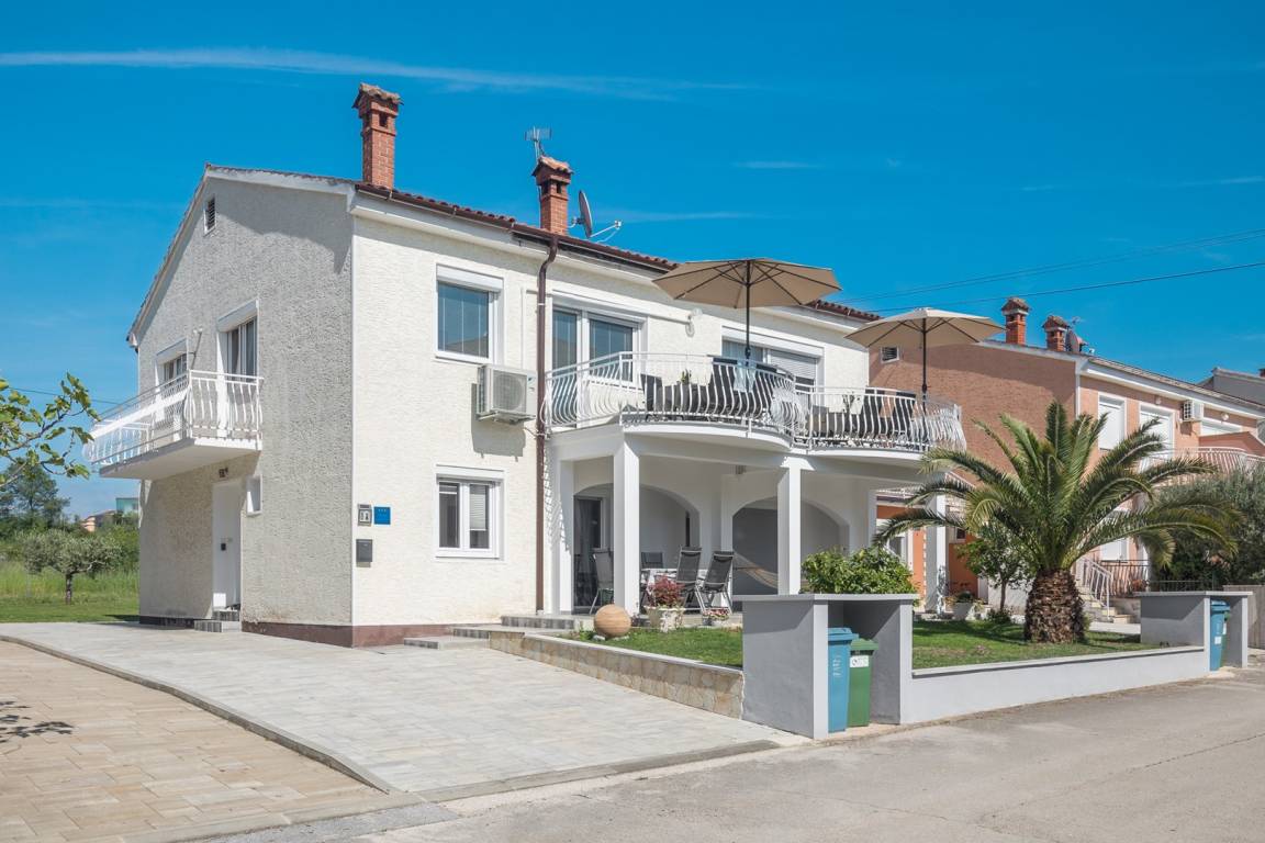110 M² Apartment ∙ 4 Bedrooms ∙ 8 Guests - Poreč