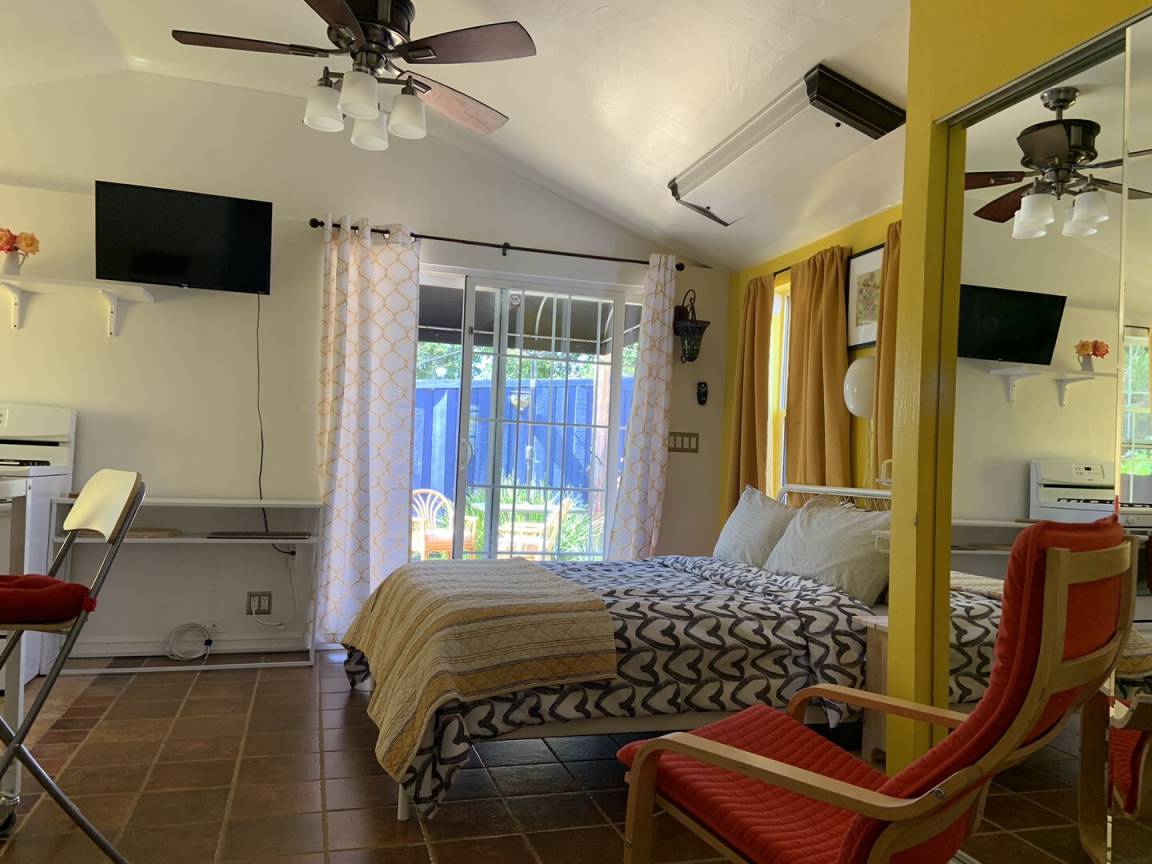 27 M² Studio Flat ∙ 1 Bedroom ∙ 1 Guest - Vallejo, CA