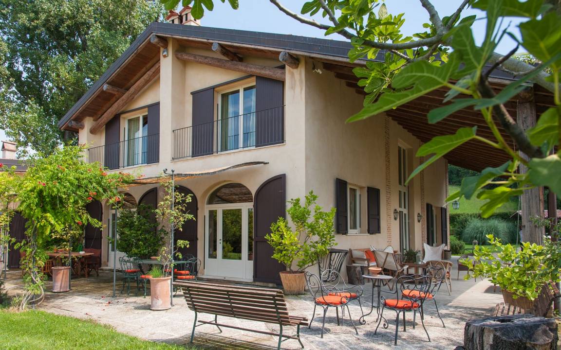 250 M² Casa ∙ 4 Habitaciones ∙ 8 Huéspedes - Piacenza