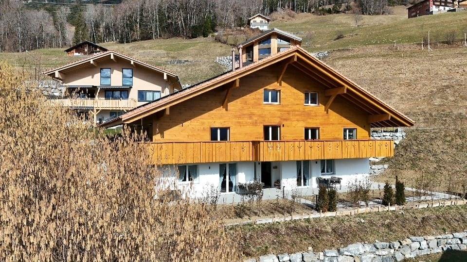 73 M² Ferienwohnung ∙ 2 Schlafzimmer ∙ 4 Gäste - Brienz