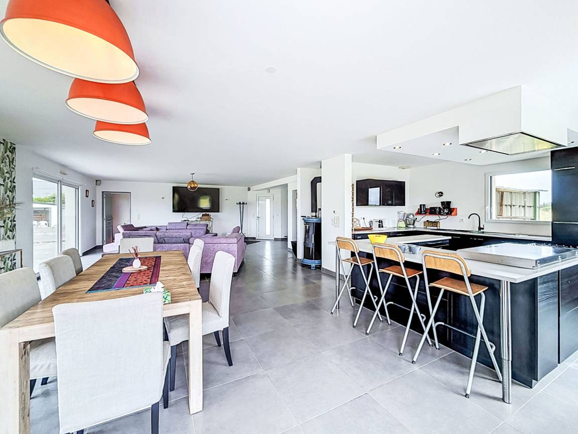 170 M² Apartment ∙ 1 Bedroom ∙ 8 Guests - Belz