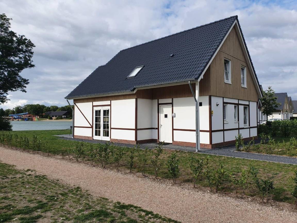 160 M² Huis ∙ 1 Slaapkamer ∙ 12 Gasten - Sittard