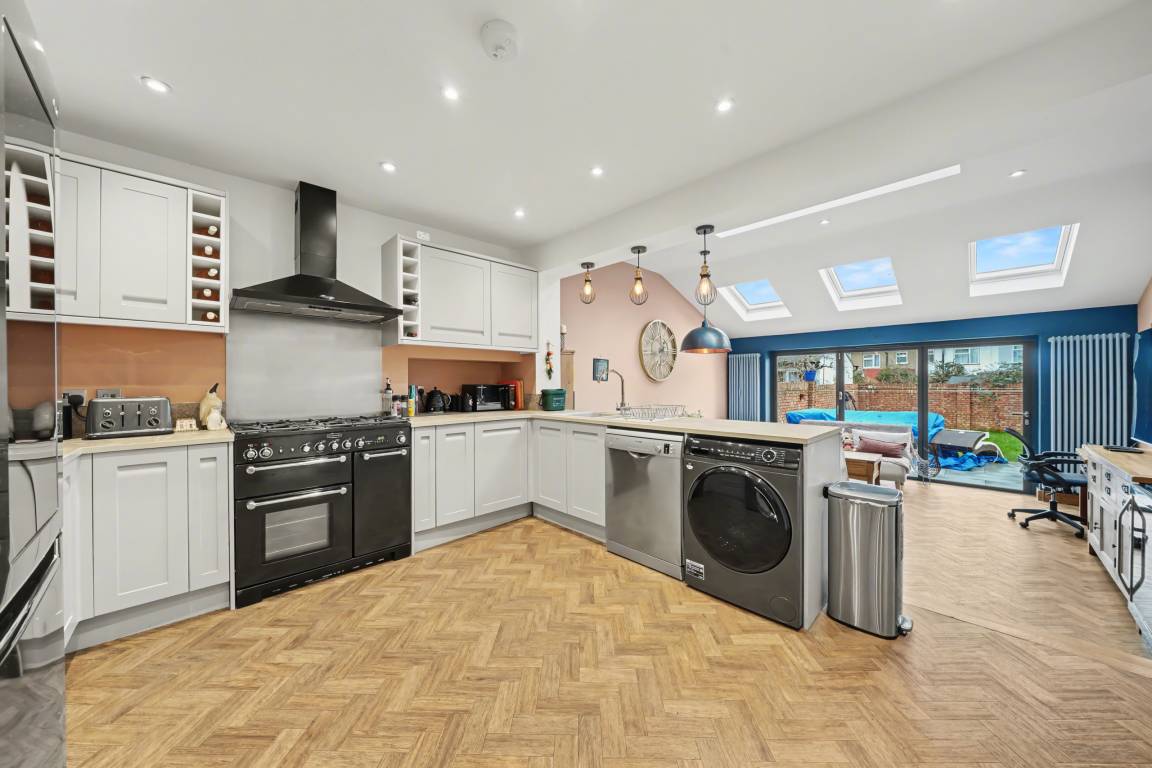 130 평방 미터 주택 ∙ 침실 4개 ∙ 게스트 9명 - 엡솜