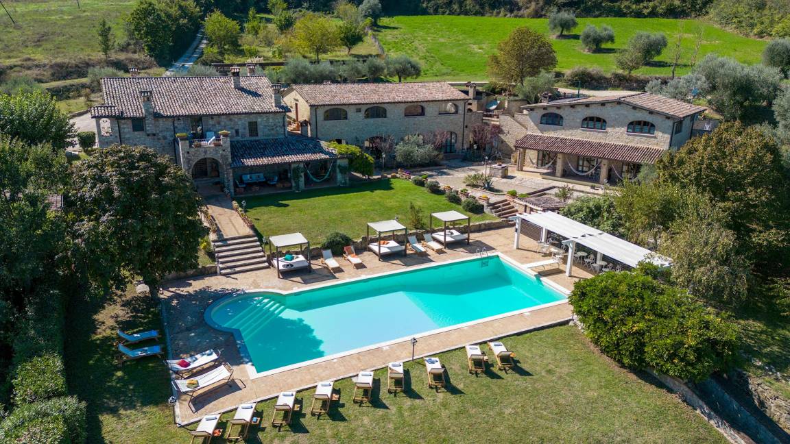 500 M² Villa Vacanza ∙ 13 Camere Da Letto ∙ 26 Ospiti - Todi