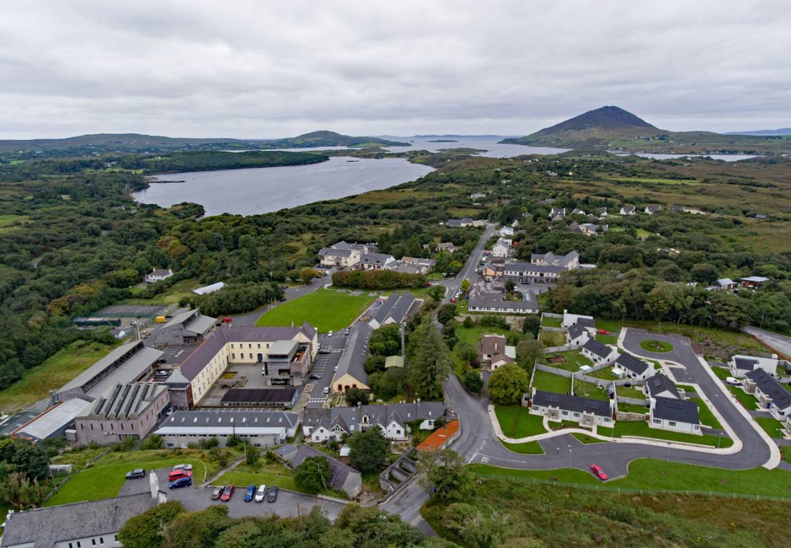 80 M² Apartment ∙ 3 Bedrooms ∙ 4 Guests - Clifden