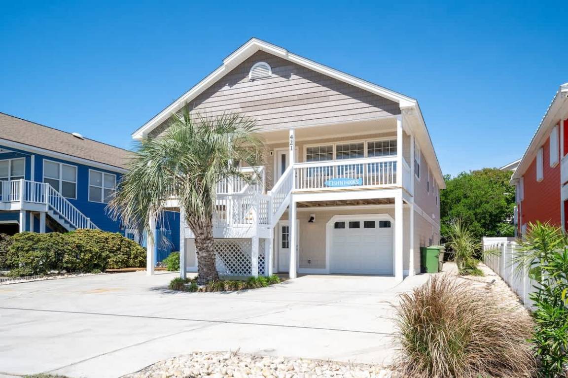 200 M² House ∙ 5 Bedrooms ∙ 10 Guests - Kure Beach, NC