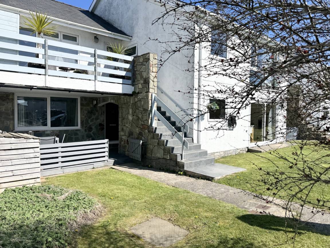 Cottage ∙ 4 Bedrooms ∙ 8 Guests - Pwllheli