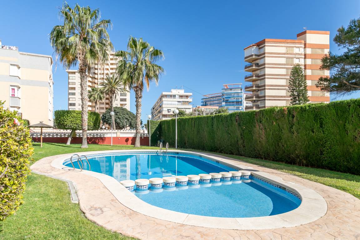 50 M² Apartamento ∙ 2 Habitaciones ∙ 4 Huéspedes - Alicante