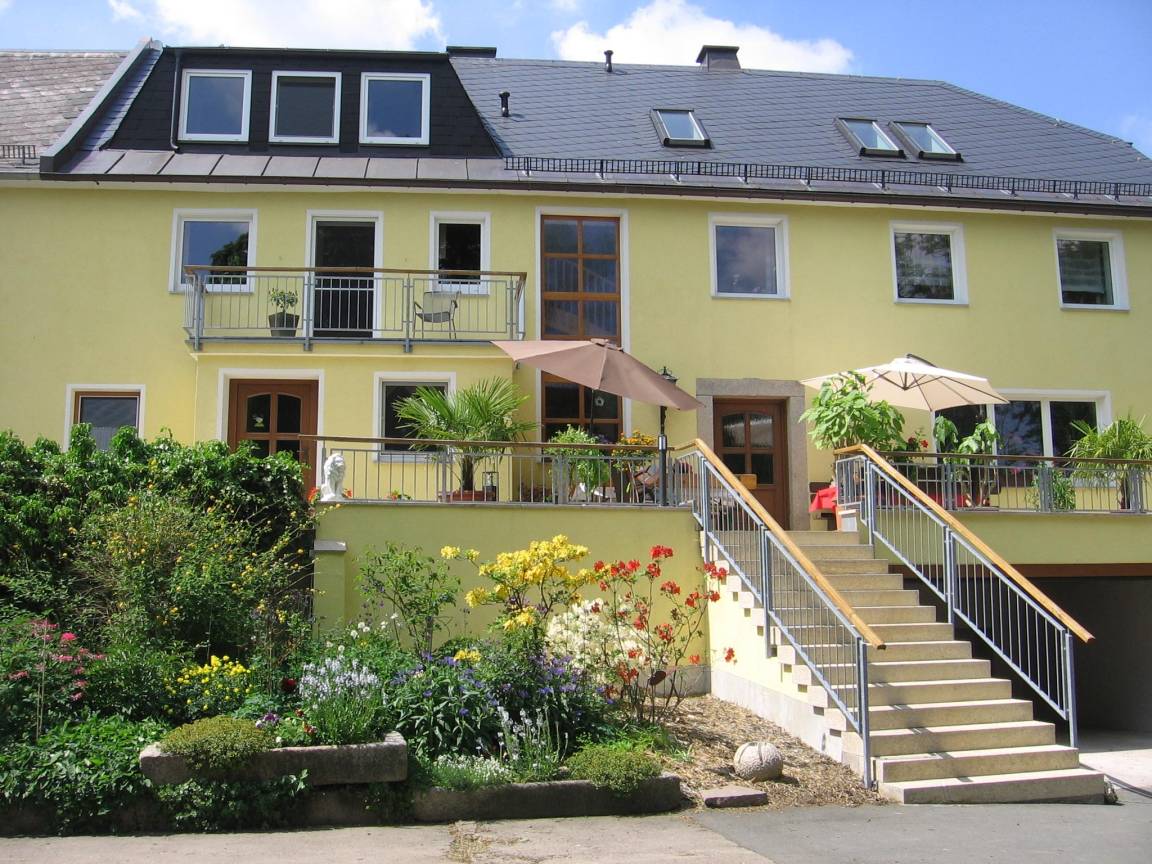60 M² Ferienwohnung ∙ 1 Schlafzimmer ∙ 4 Gäste - Münchberg