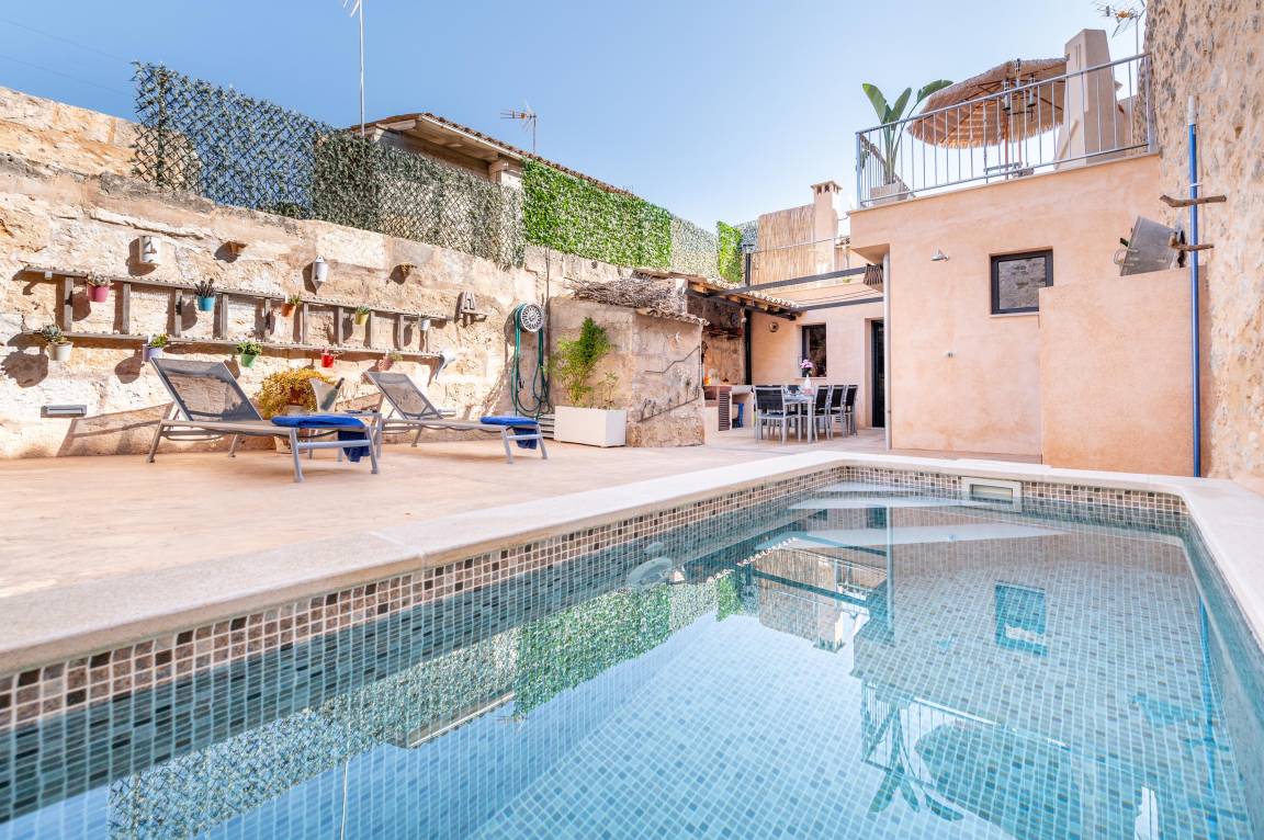 250 M² House ∙ 3 Bedrooms ∙ 6 Guests - Petra