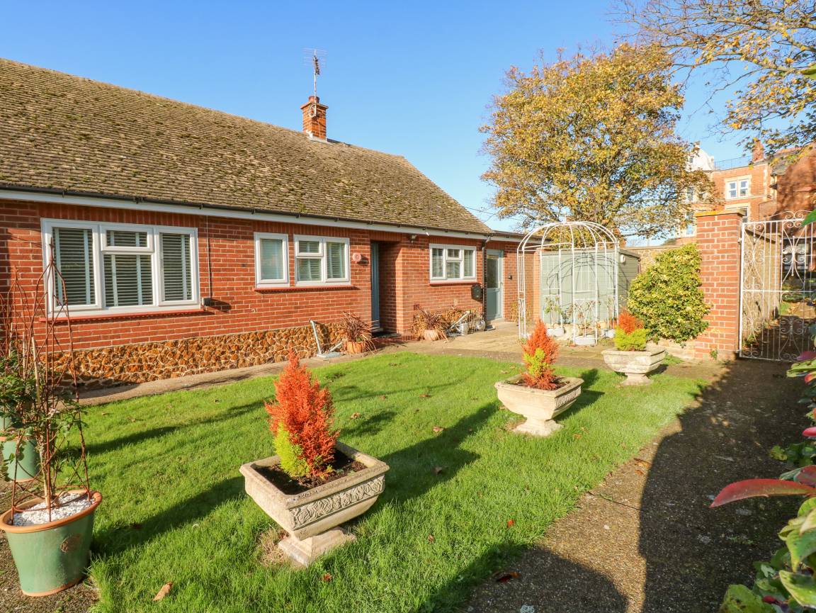Cottage ∙ 2 Bedrooms ∙ 6 Guests - Old Hunstanton