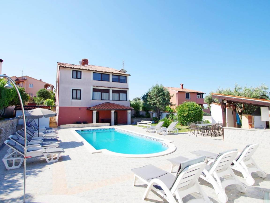 90 M² Apartment ∙ 3 Bedrooms ∙ 6 Guests - Banjole