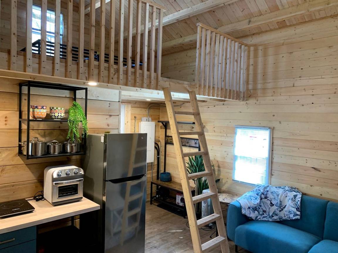 House ∙ 1 Bedroom ∙ 2 Guests - Rosedale, ON, Canada