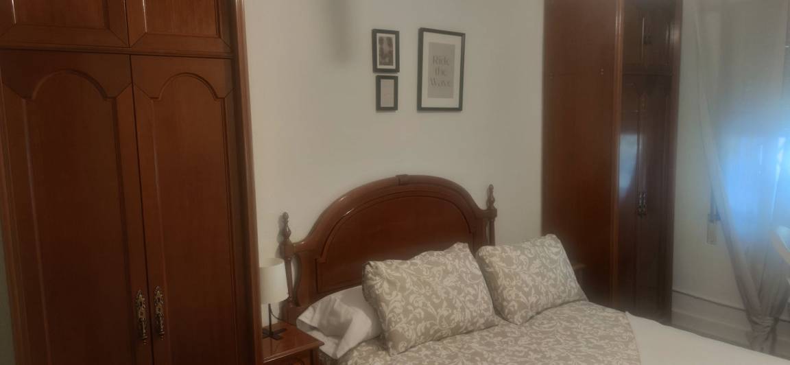 65 M² Apartment ∙ 3 Bedrooms ∙ 3 Guests - Zaragoza