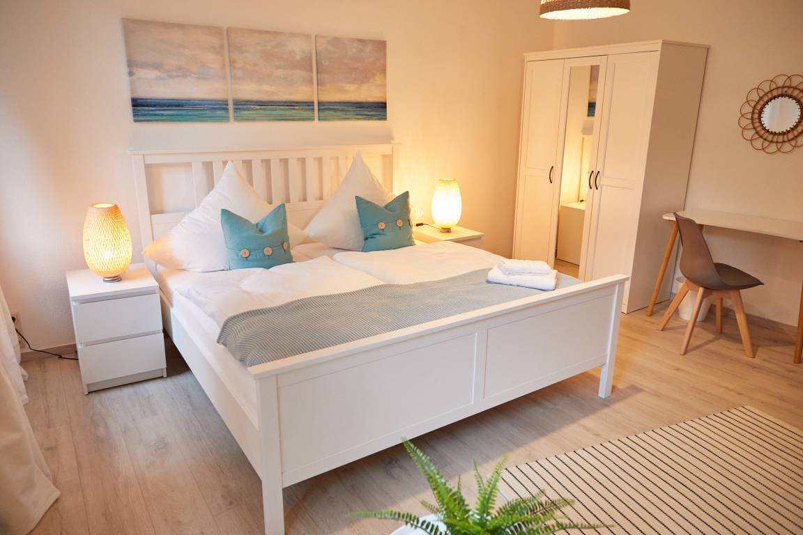 60 M² Ferienwohnung ∙ 2 Schlafzimmer ∙ 4 Gäste - Bernburg (Saale)