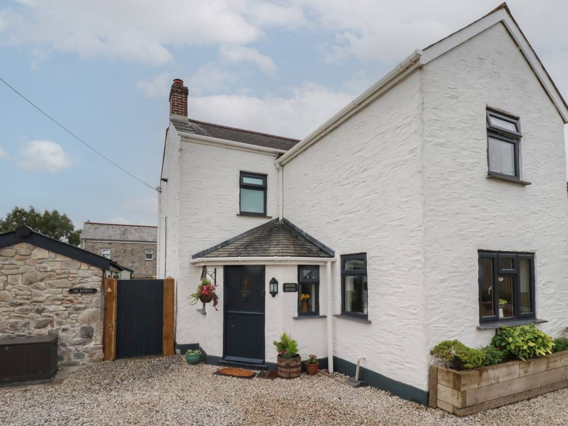 Cottage ∙ 3 Bedrooms ∙ 4 Guests - St Austell