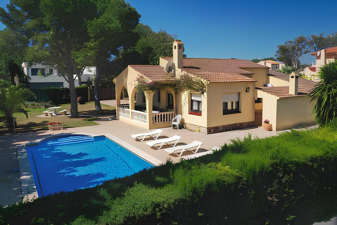 180 M² Maison De Vacances ∙ 4 Chambres ∙ 10 Personnes - L'Ametlla de Mar