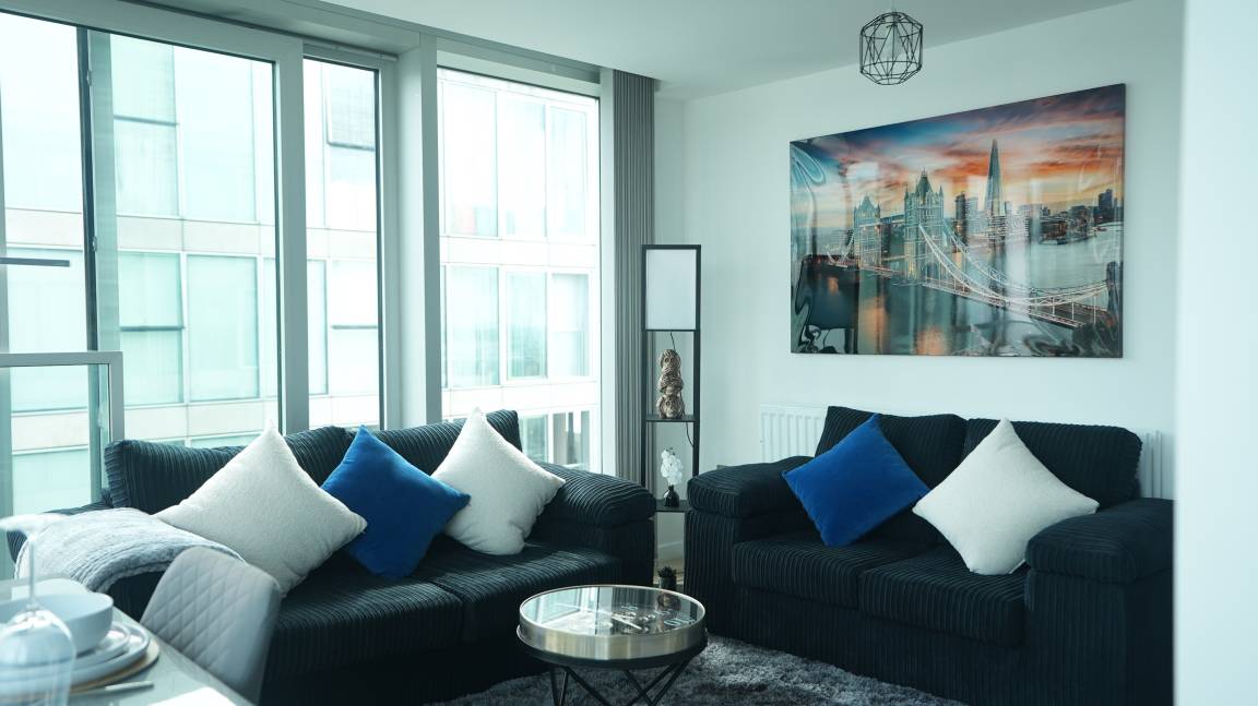 75 M² Apartment ∙ 2 Bedrooms ∙ 4 Guests - Milton Keynes