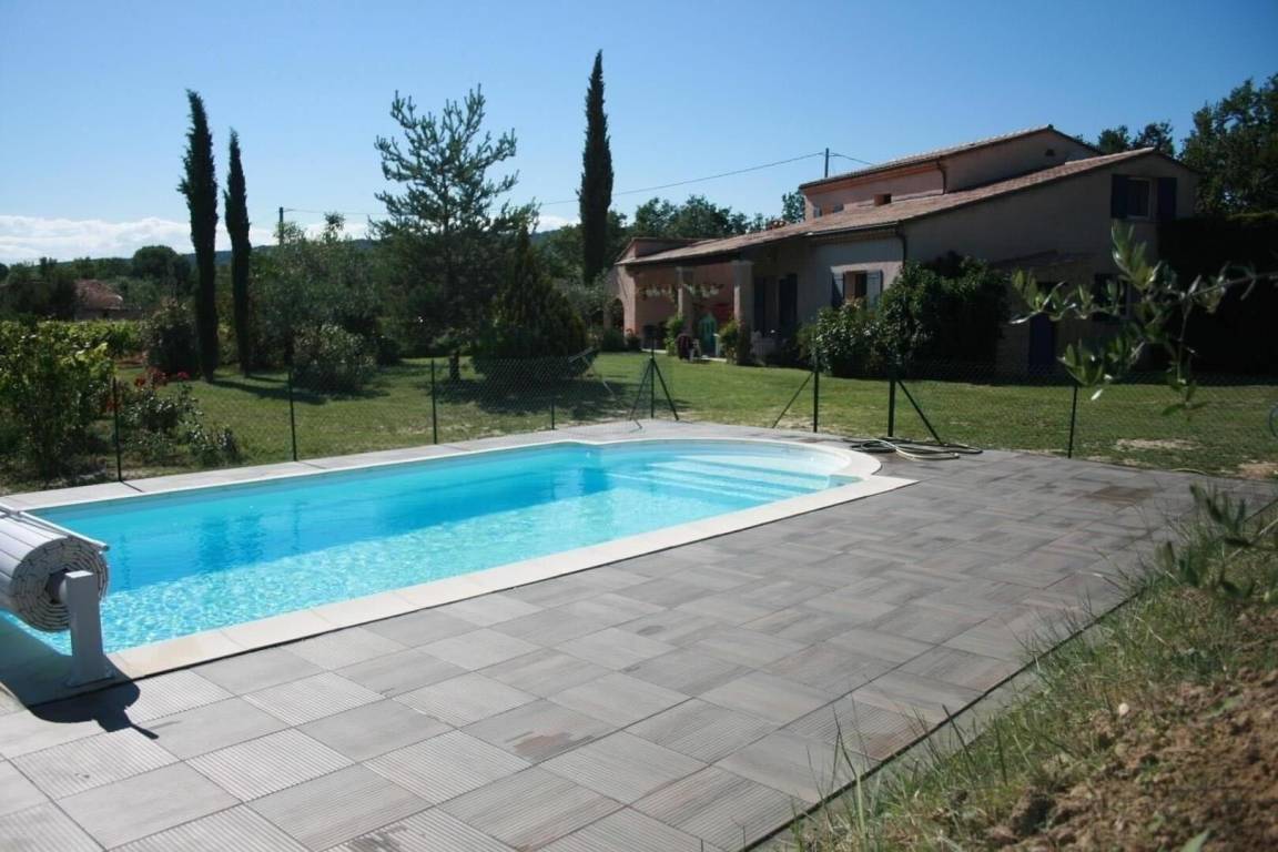 130 M² Villa ∙ 4 Bedrooms ∙ 10 Guests - Nyons