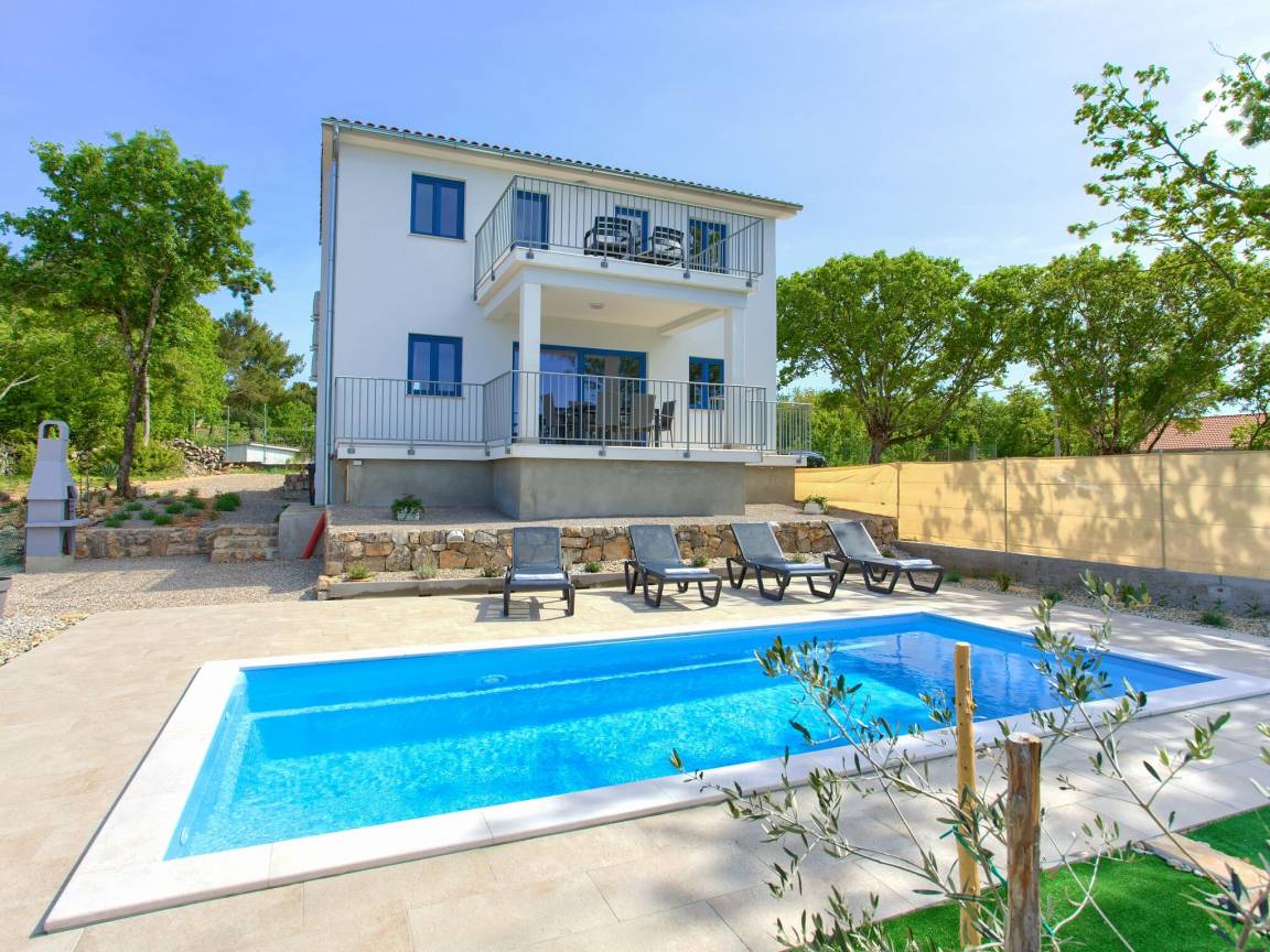95 M² House ∙ 2 Bedrooms ∙ 6 Guests - Cres