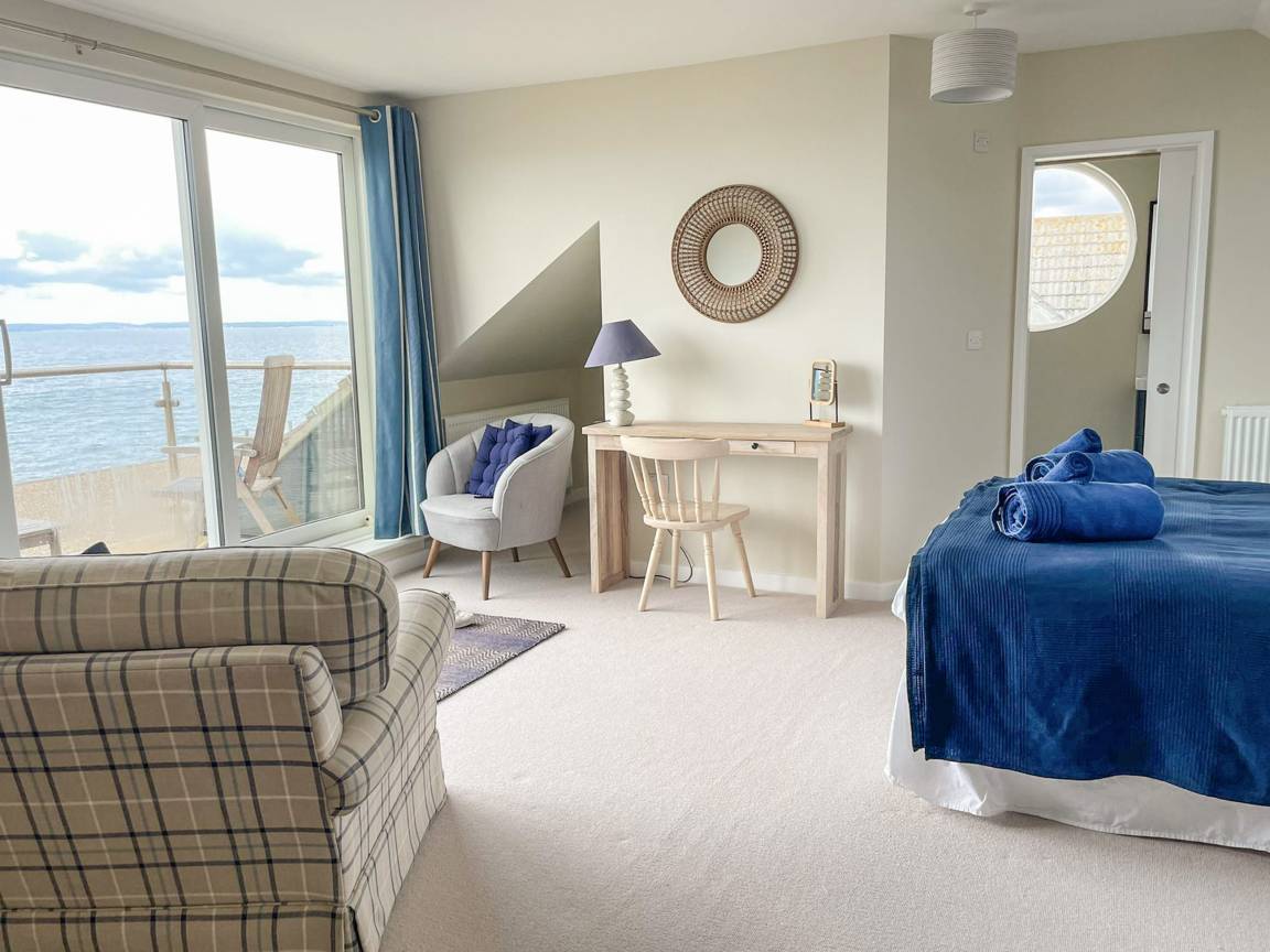 Cottage ∙ 5 Bedrooms ∙ 10 Guests - Hayling Island