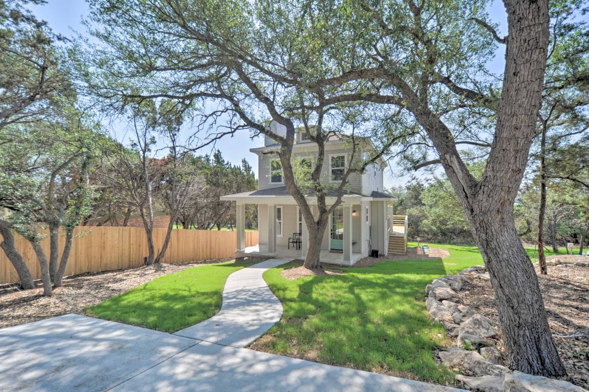 139 M² Cottage ∙ 3 Bedrooms ∙ 10 Guests - Canyon Lake, TX