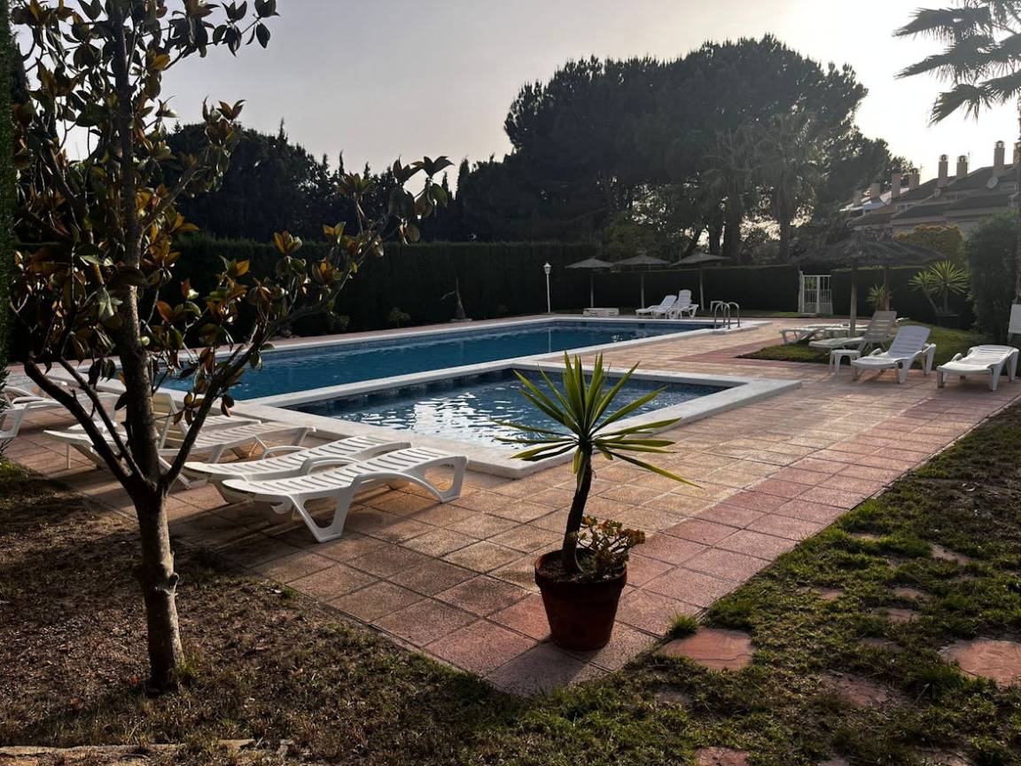 300 M² House ∙ 2 Bedrooms ∙ 4 Guests - Elda