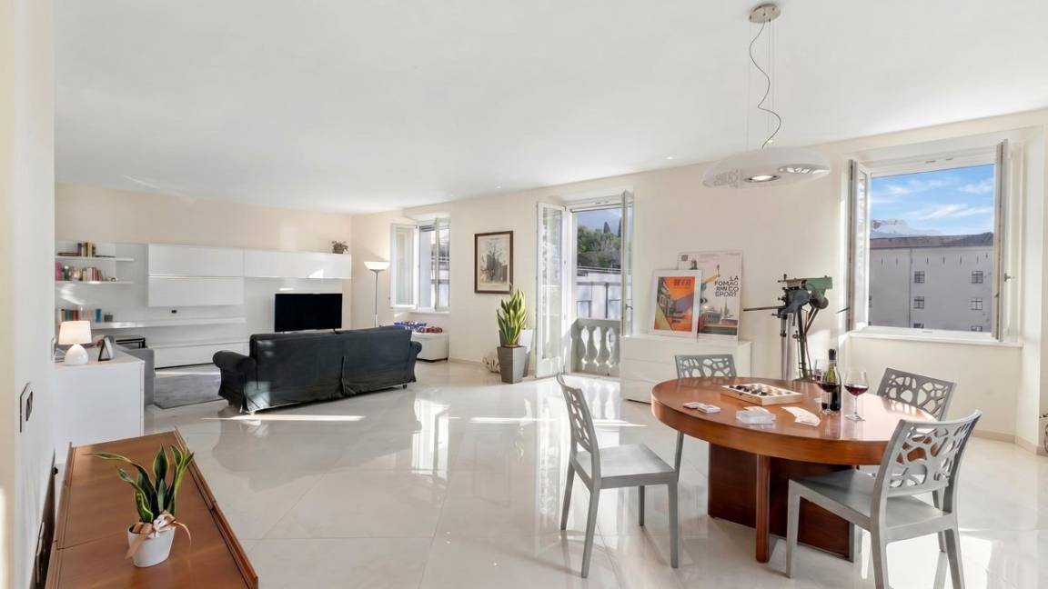 240 M² Apartment ∙ 2 Bedrooms ∙ 4 Guests - Riva del Garda