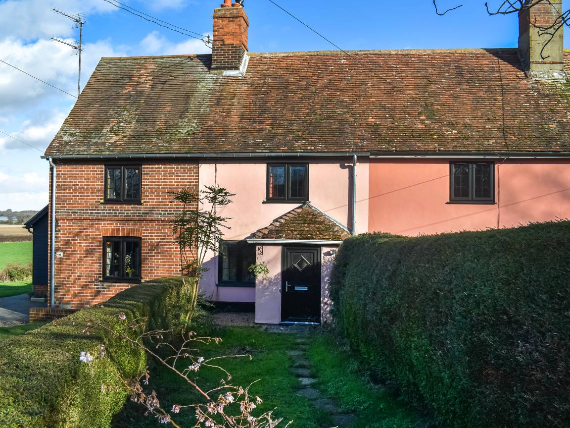 Cottage ∙ 2 Bedrooms ∙ 4 Guests - Harwich