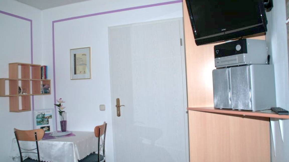 12 M² Hotel ∙ 1 Bedroom ∙ 2 Guests - Beilngries