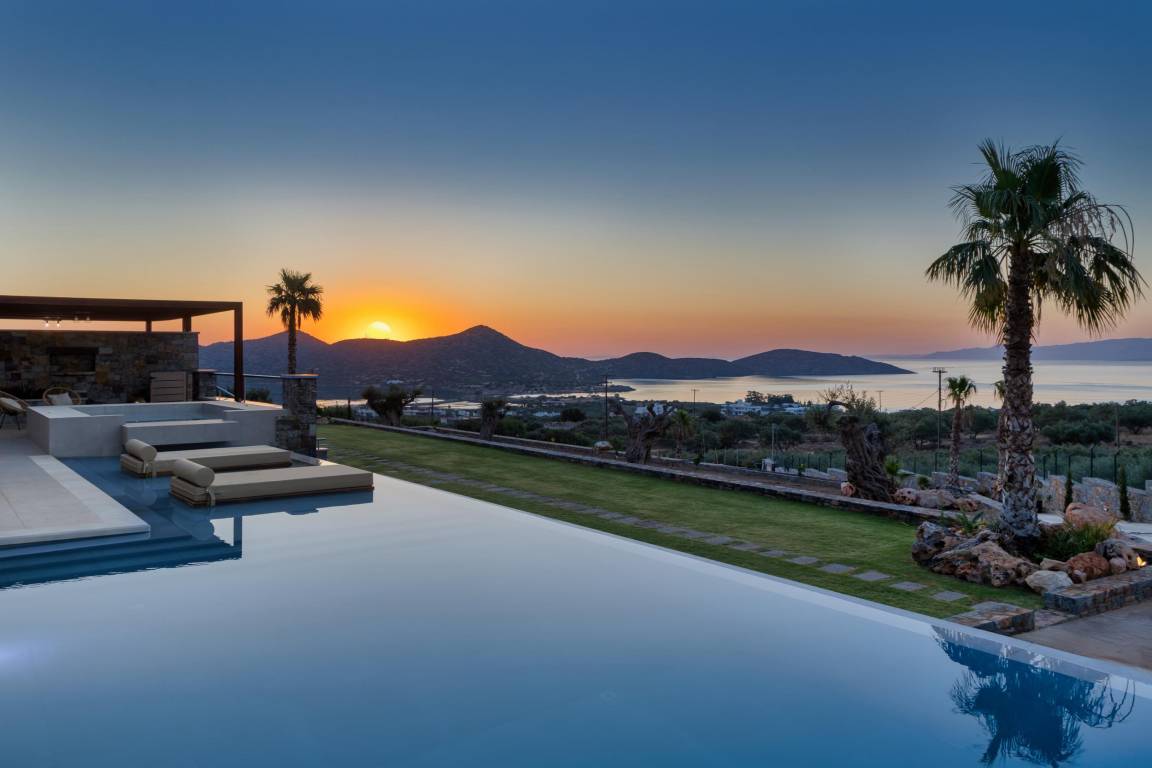 200 M² Villa ∙ 3 Bedrooms ∙ 6 Guests - Elounda