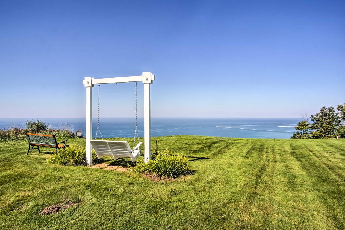 489 M² House ∙ 4 Bedrooms ∙ 14 Guests - Bass Lake, Pentwater