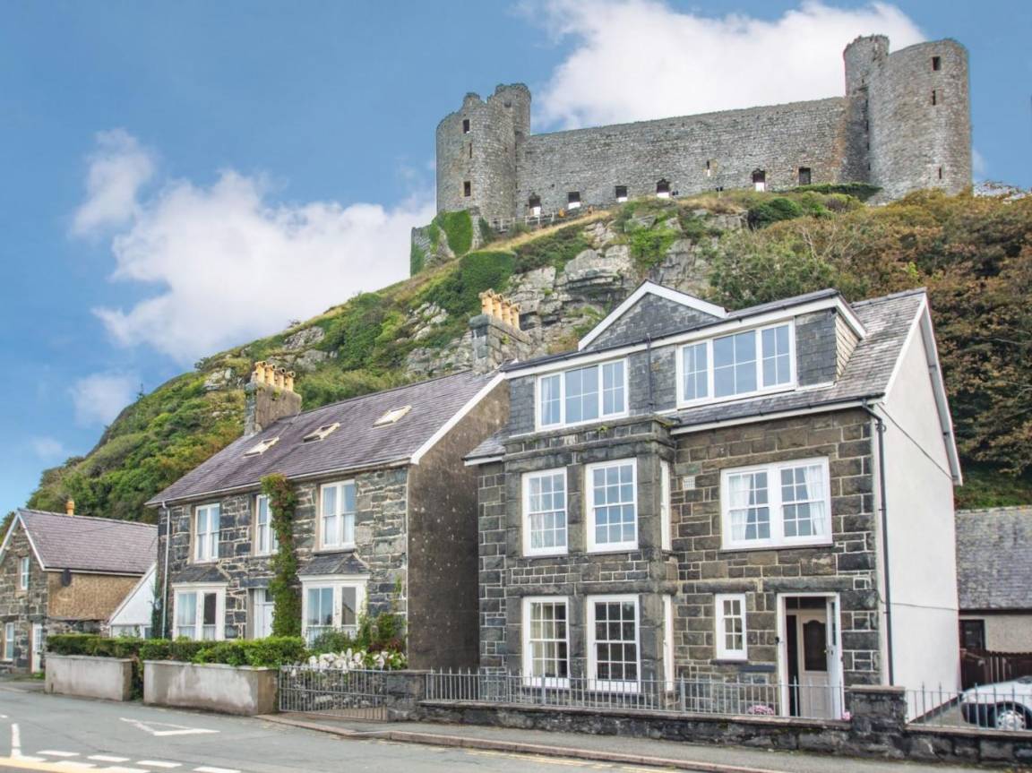 Cottage ∙ 6 Bedrooms ∙ 12 Guests - Harlech