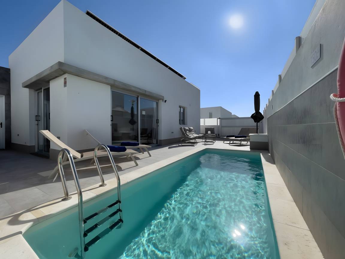 100 M² Villa ∙ 3 Bedrooms ∙ 5 Guests - Playa Blanca, Las Palmas, Spain