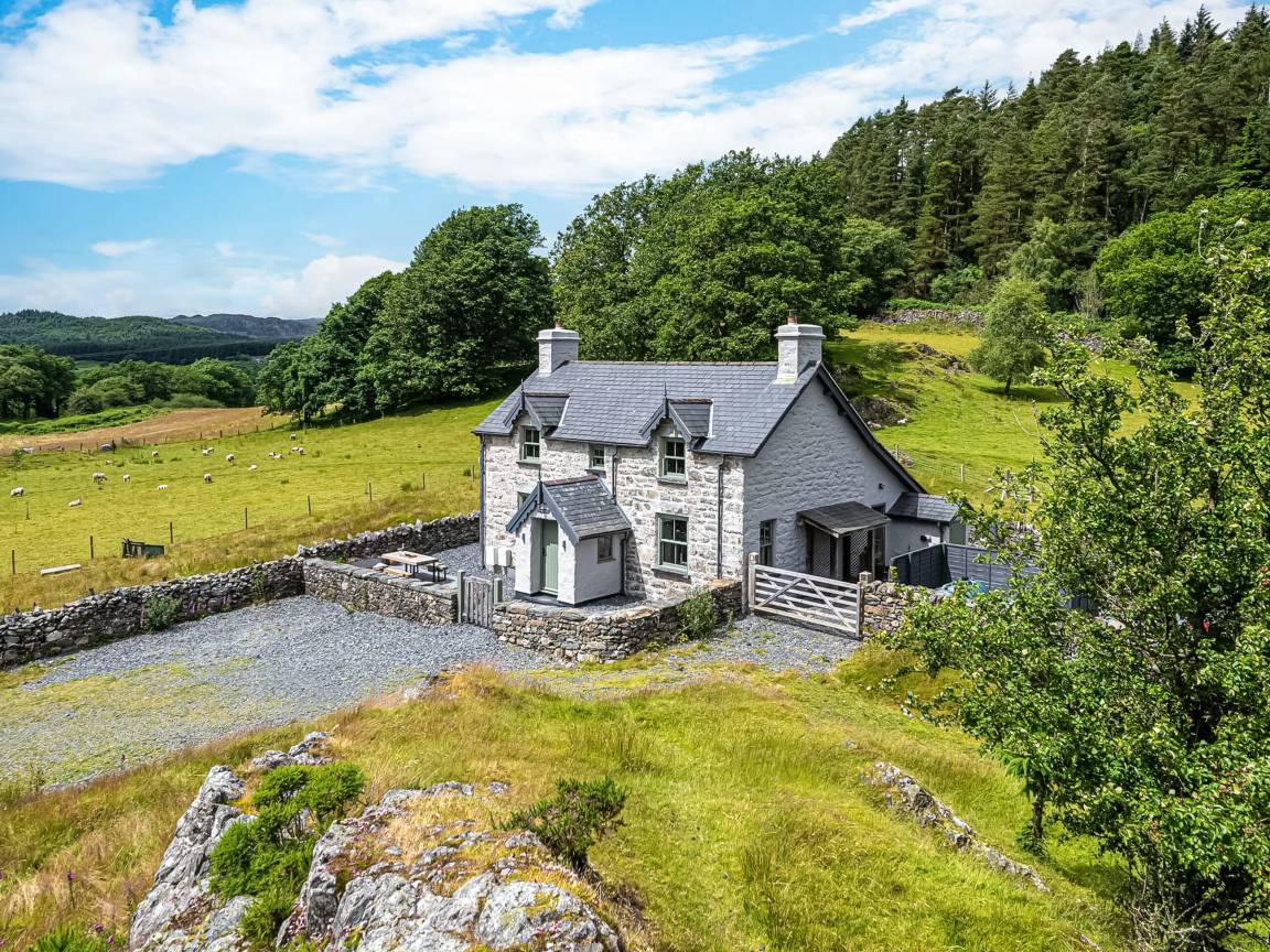Cottage ∙ 3 Bedrooms ∙ 6 Guests - Penrhyndeudraeth