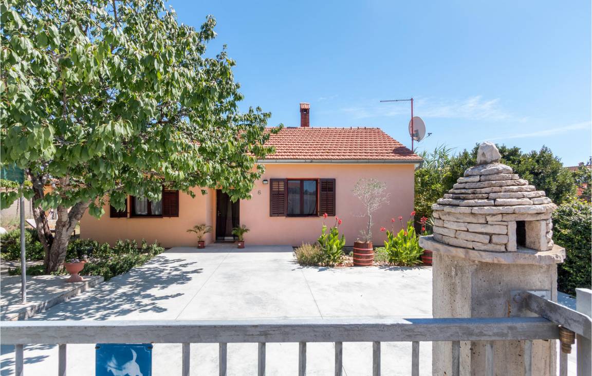 72 M² Casa ∙ 2 Habitaciones ∙ 4 Huéspedes - Pula