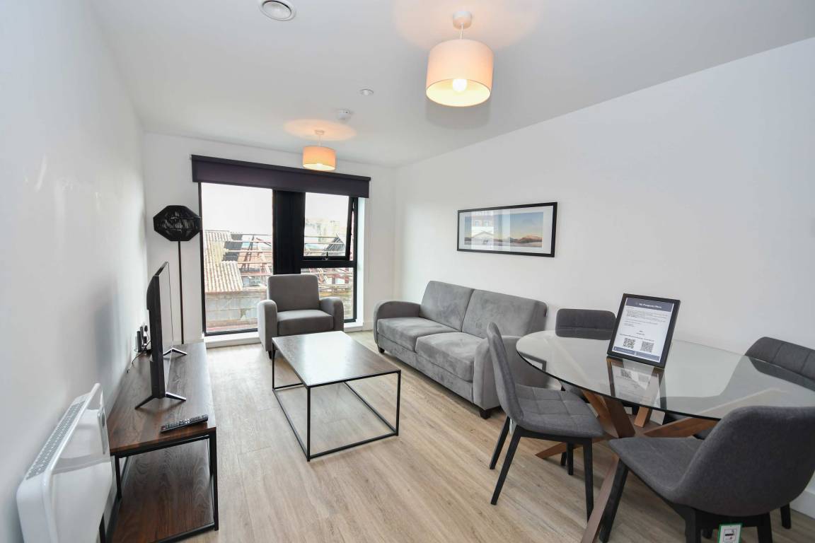 74 M² Apartment ∙ 2 Bedrooms ∙ 4 Guests - Walker Art Gallery