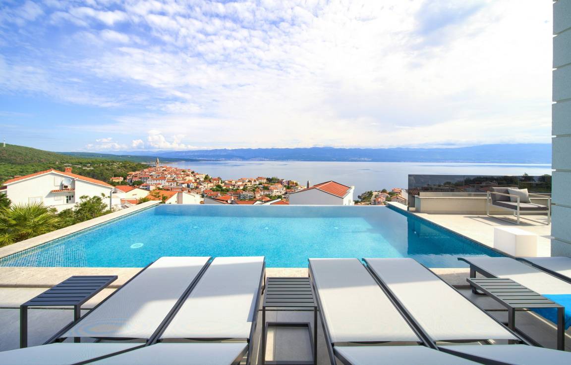 300 M² Villa ∙ 4 Makuuhuonetta ∙ 8 Vierasta - Baška