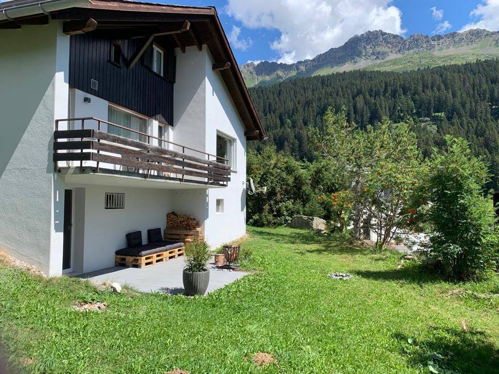 112 M² Ferienhaus ∙ 4 Schlafzimmer ∙ 8 Gäste - Lenzerheide