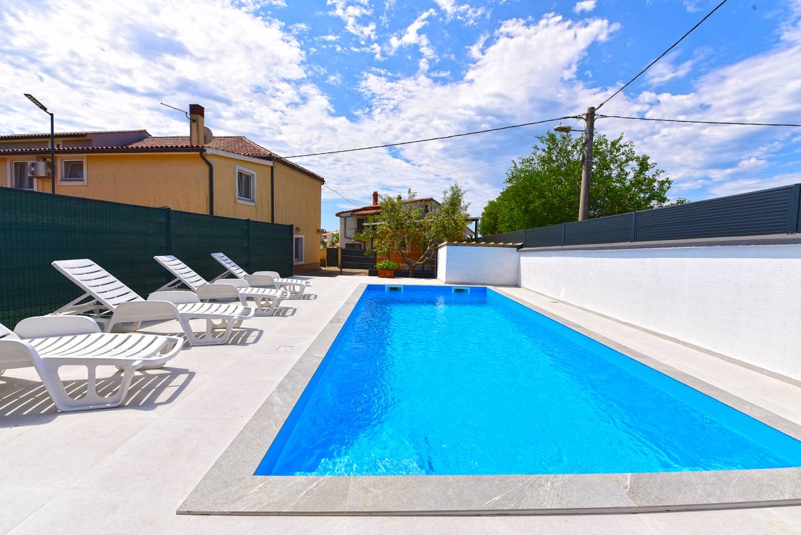 108 M² Maison De Vacances ∙ 3 Chambres ∙ 6 Personnes - Pula