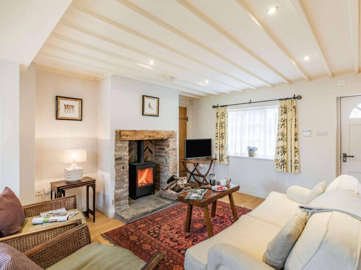 Cottage ∙ 2 Bedrooms ∙ 4 Guests - Beverley