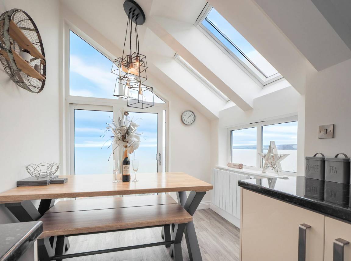58 M² Cottage ∙ 2 Bedrooms ∙ 4 Guests - New Quay