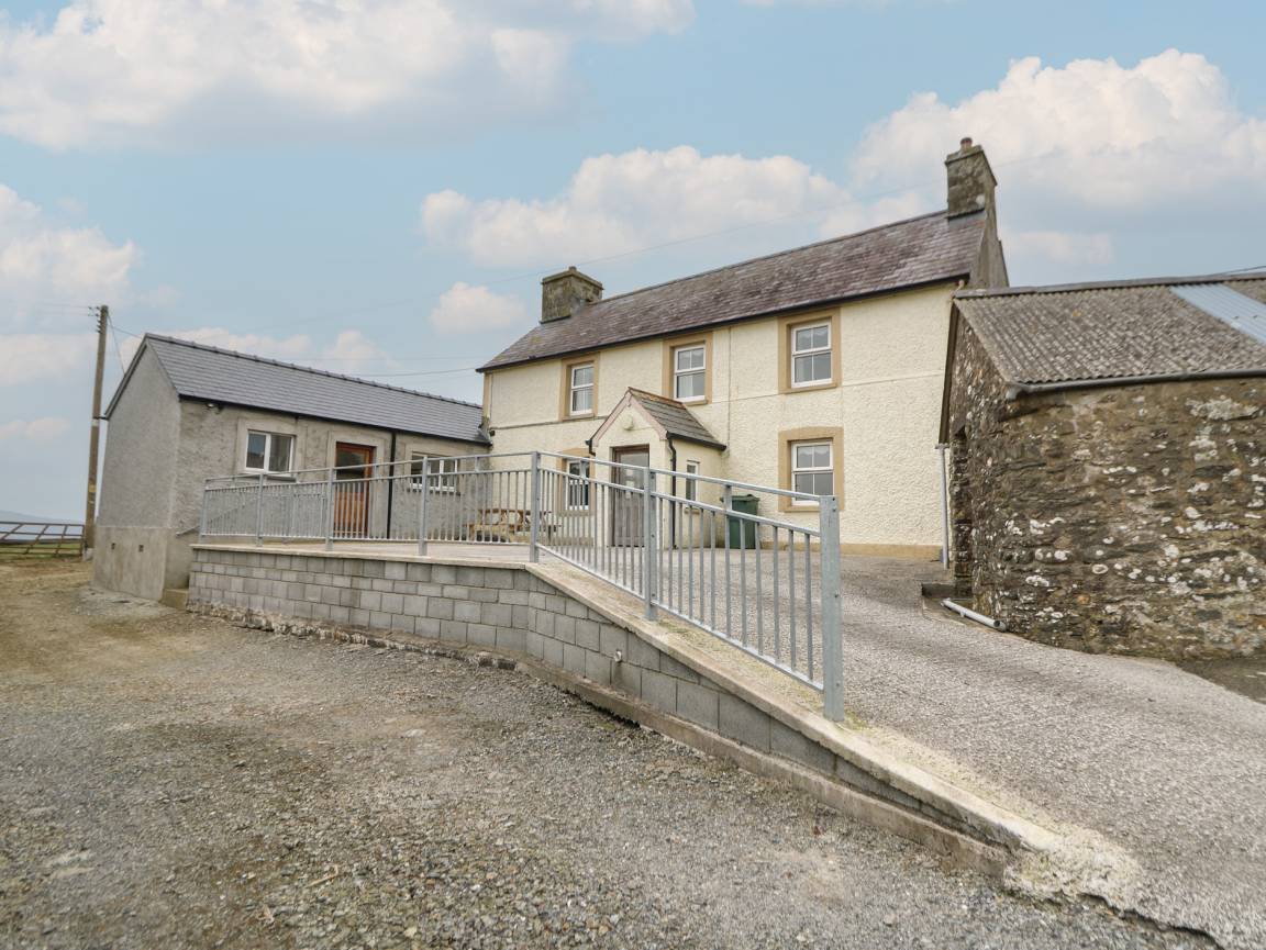 Cottage ∙ 3 Bedrooms ∙ 5 Guests - Saint Dogmaels