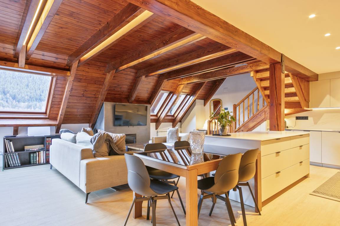 120 M² Apartamento ∙ 3 Habitaciones ∙ 6 Huéspedes - Salardú