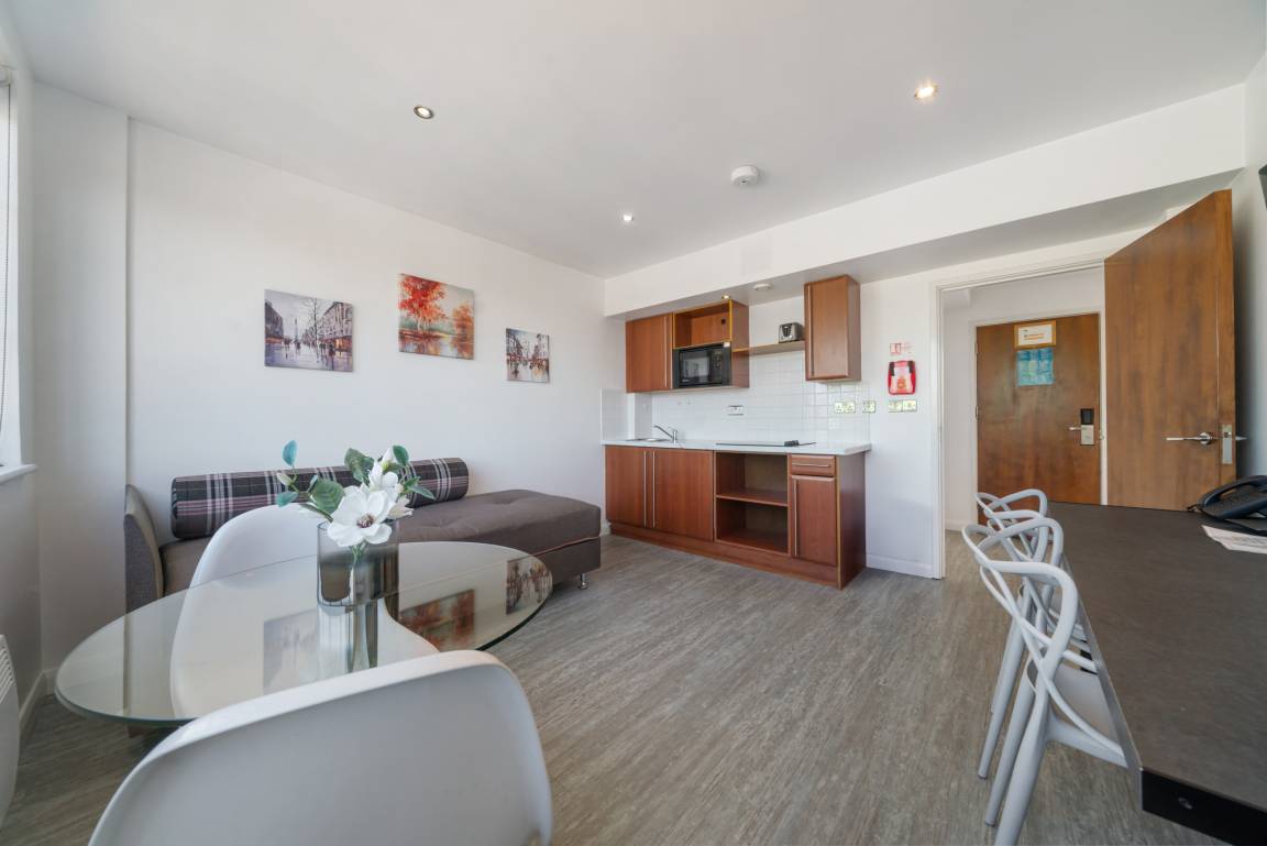 43 M² Ferienwohnung ∙ 2 Schlafzimmer ∙ 4 Gäste - Surbiton