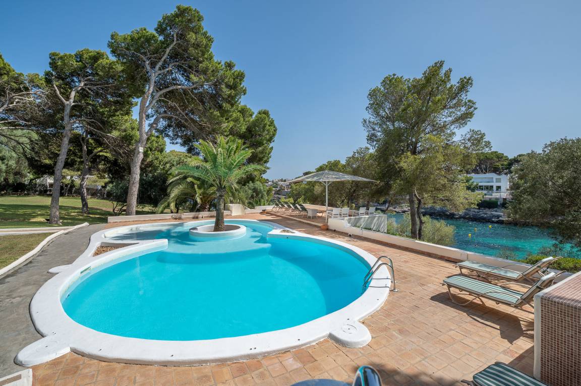 384 M² Villa ∙ 8 Habitaciones ∙ 12 Huéspedes - Cala d'Or