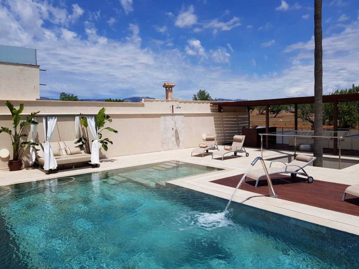 Villa ∙ 12 Bedrooms ∙ 14 Guests - Palma
