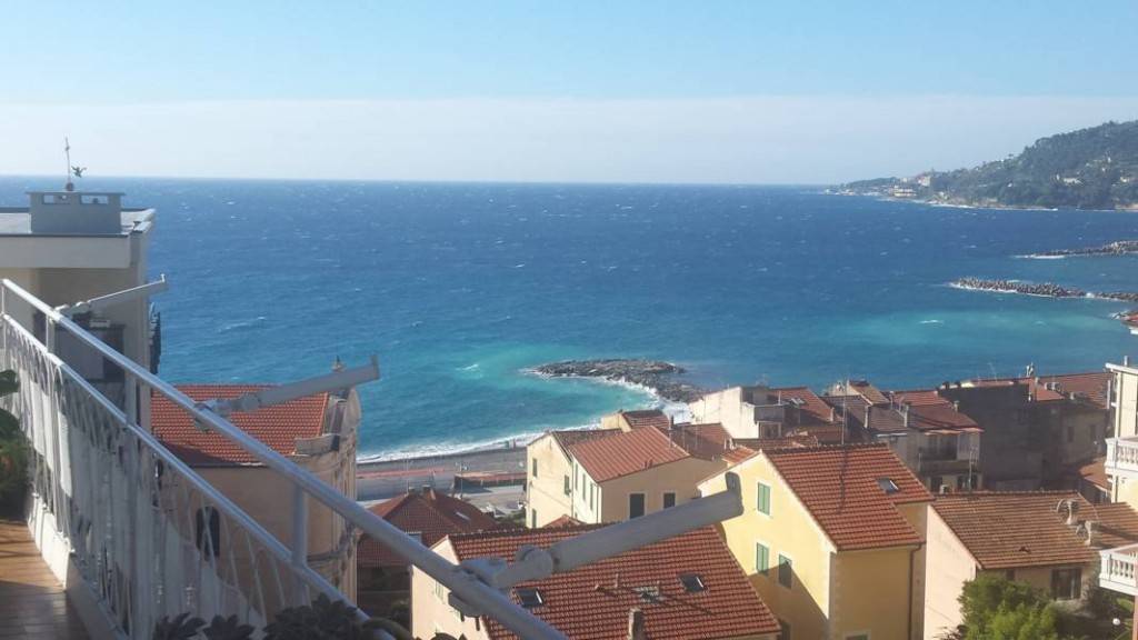 60 M² Apartamento ∙ 1 Habitación ∙ 5 Huéspedes - Ospedaletti